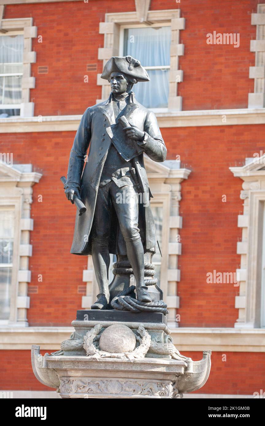 London statues hi-res stock photography and images - Alamy
