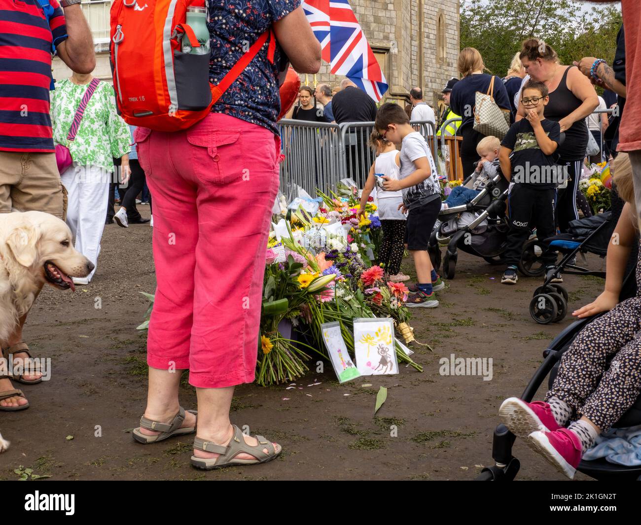 Tributes displayed outside Cambridge Gate at Windsor Castle on the 10th ...