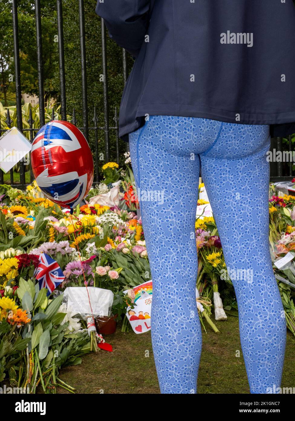 Tributes displayed outside Cambridge Gate at Windsor Castle on the 10th ...