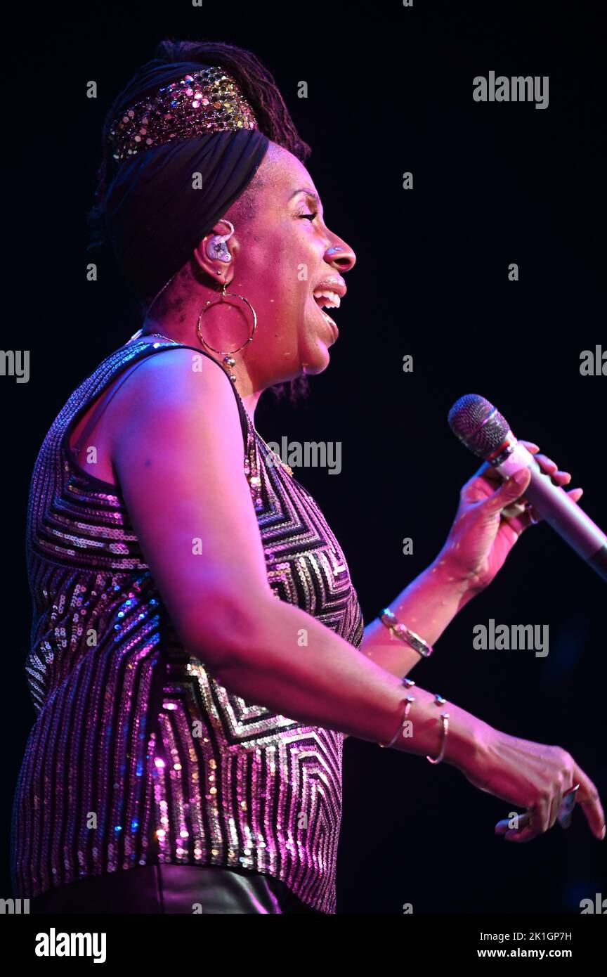 Janet Kay Performing on The Giants Of Soul Tour at Sheffield City Hall ...