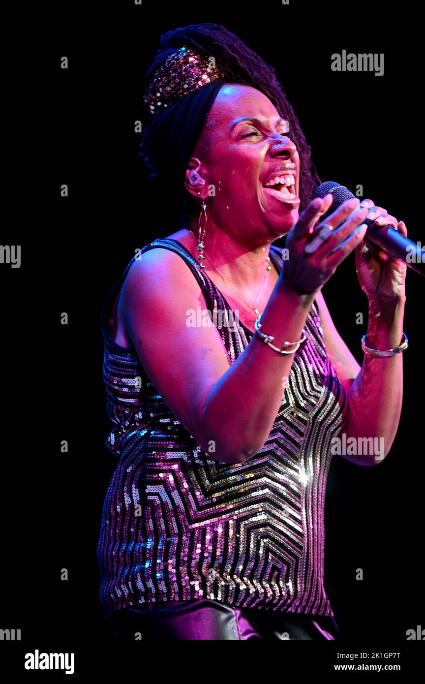 Janet Kay Performing on The Giants Of Soul Tour at Sheffield City Hall ...