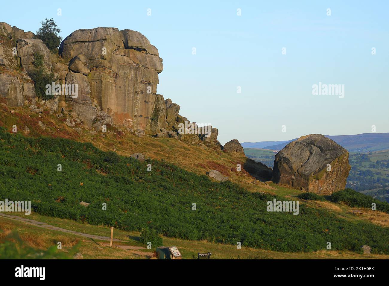 Cow & Calf Rocks on Ilkley Moor in West Yorkshire Stock Photo - Alamy