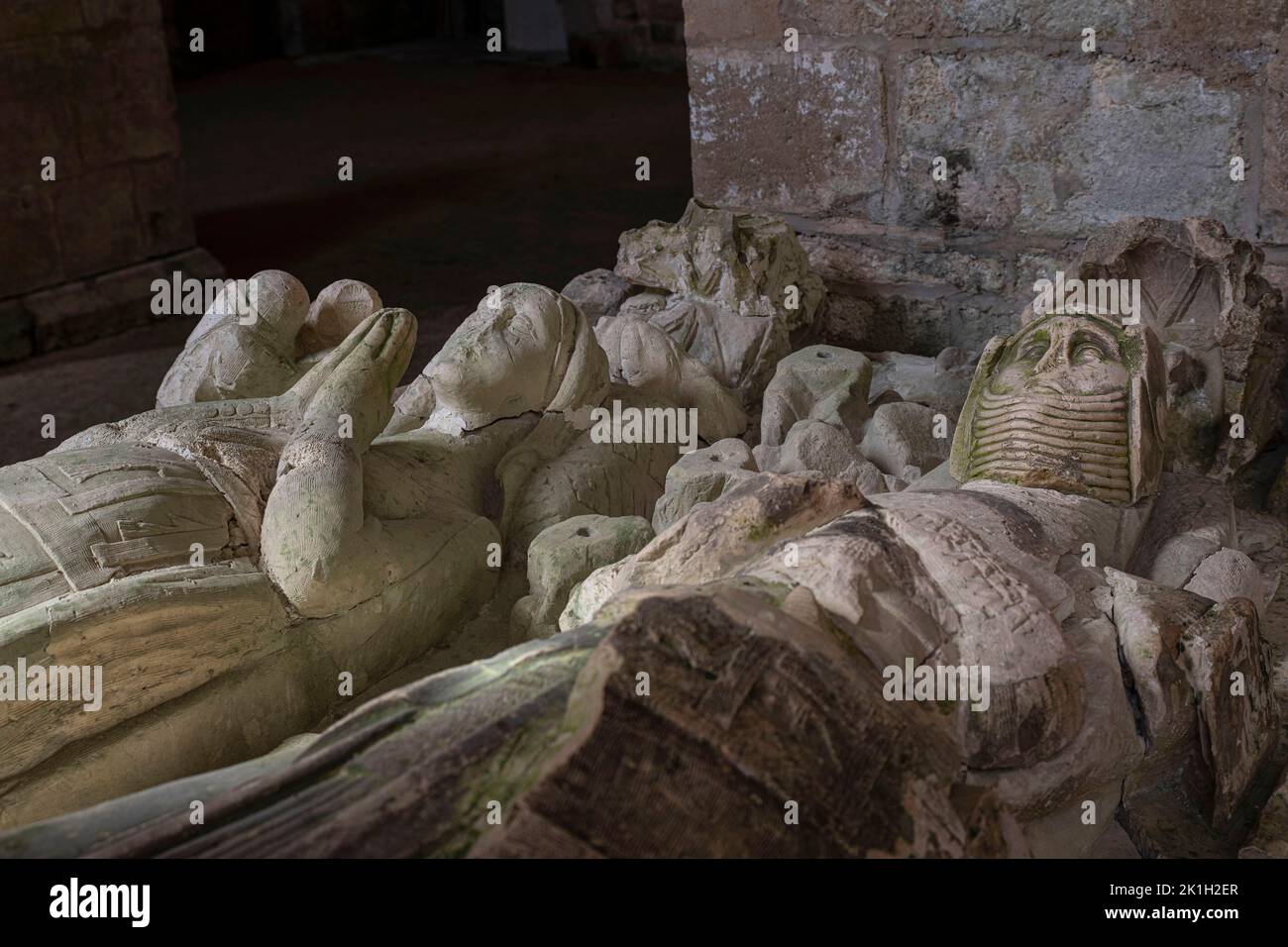 Funerary statue of a couple lying in a church Stock Photo - Alamy