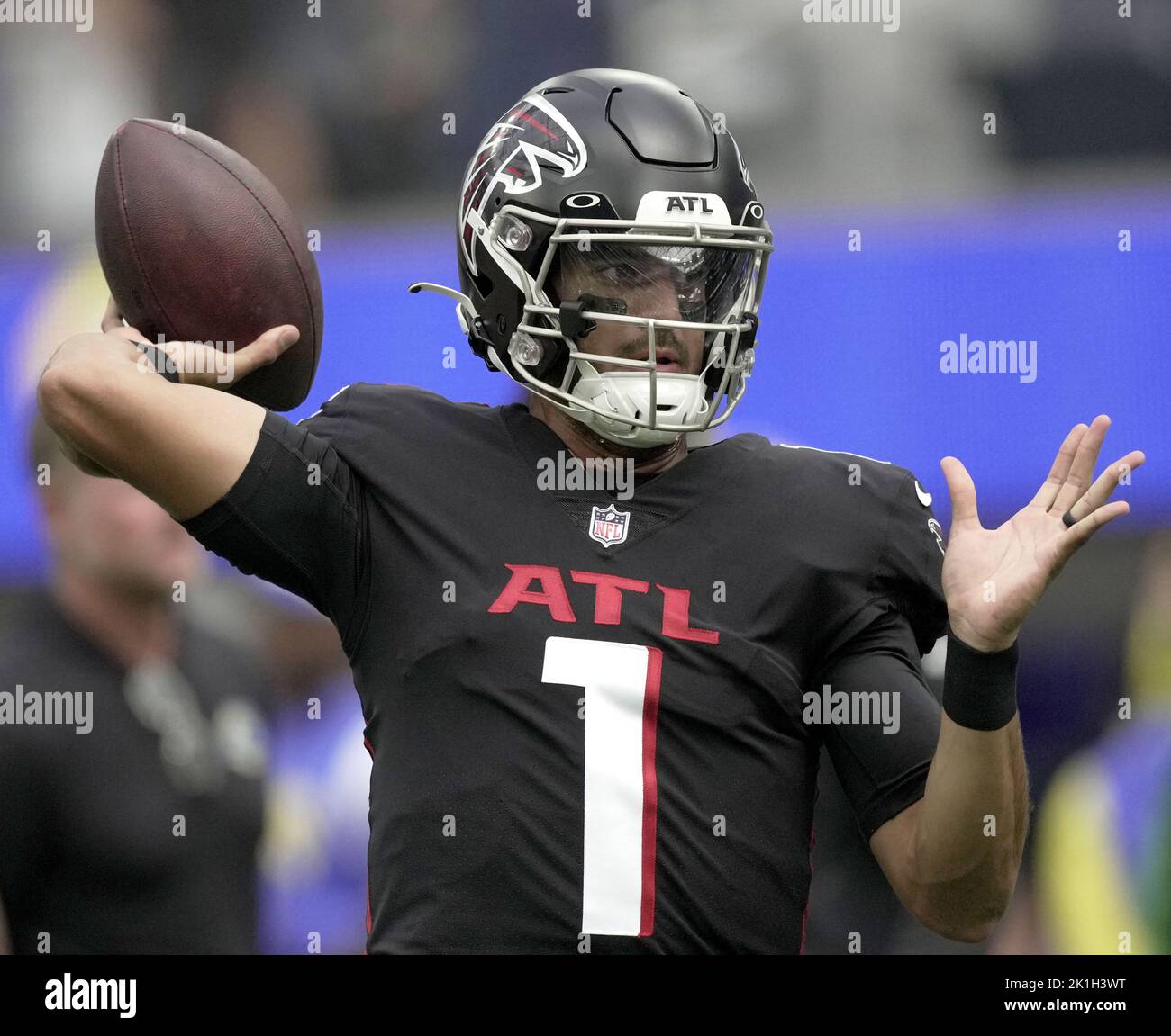 Atlanta Falcons' quarterback Marcus Mariota (1) warms up prior to game ...