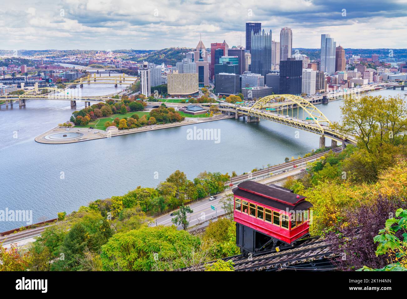 Cable car of the historic Duquesne Incline ascending the Washington ...