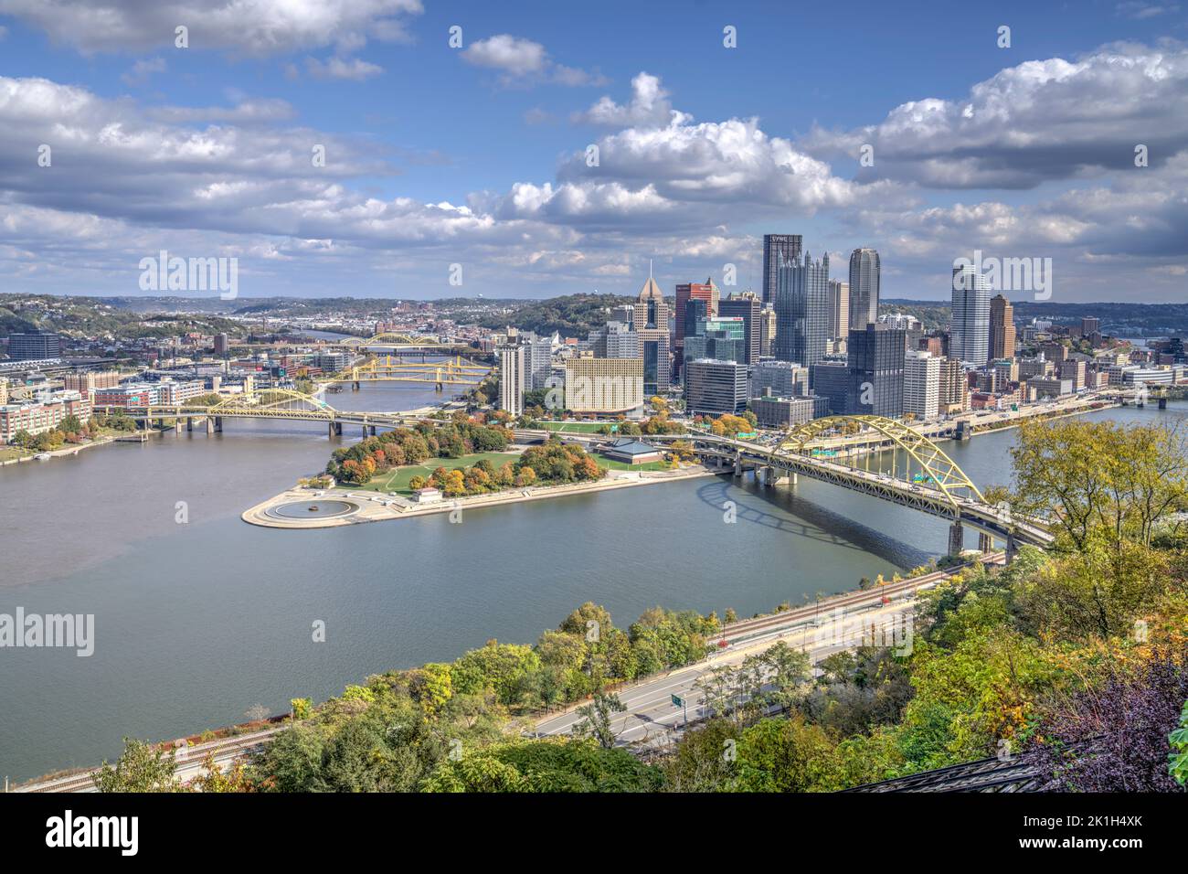 Famous view of the Pittsburgh “Golden Triangle” from the observation ...