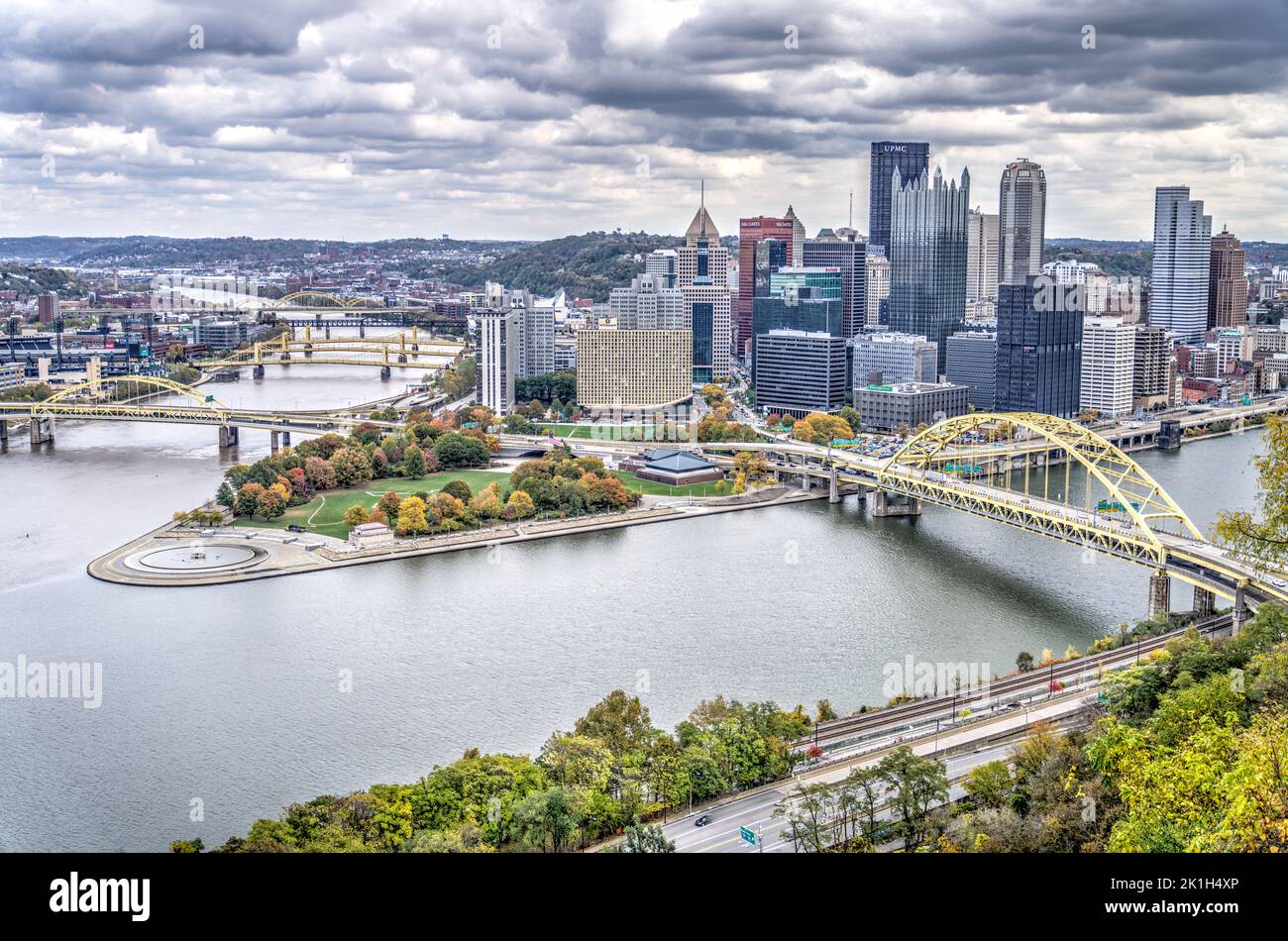 Famous view of the Pittsburgh “Golden Triangle” from the observation ...