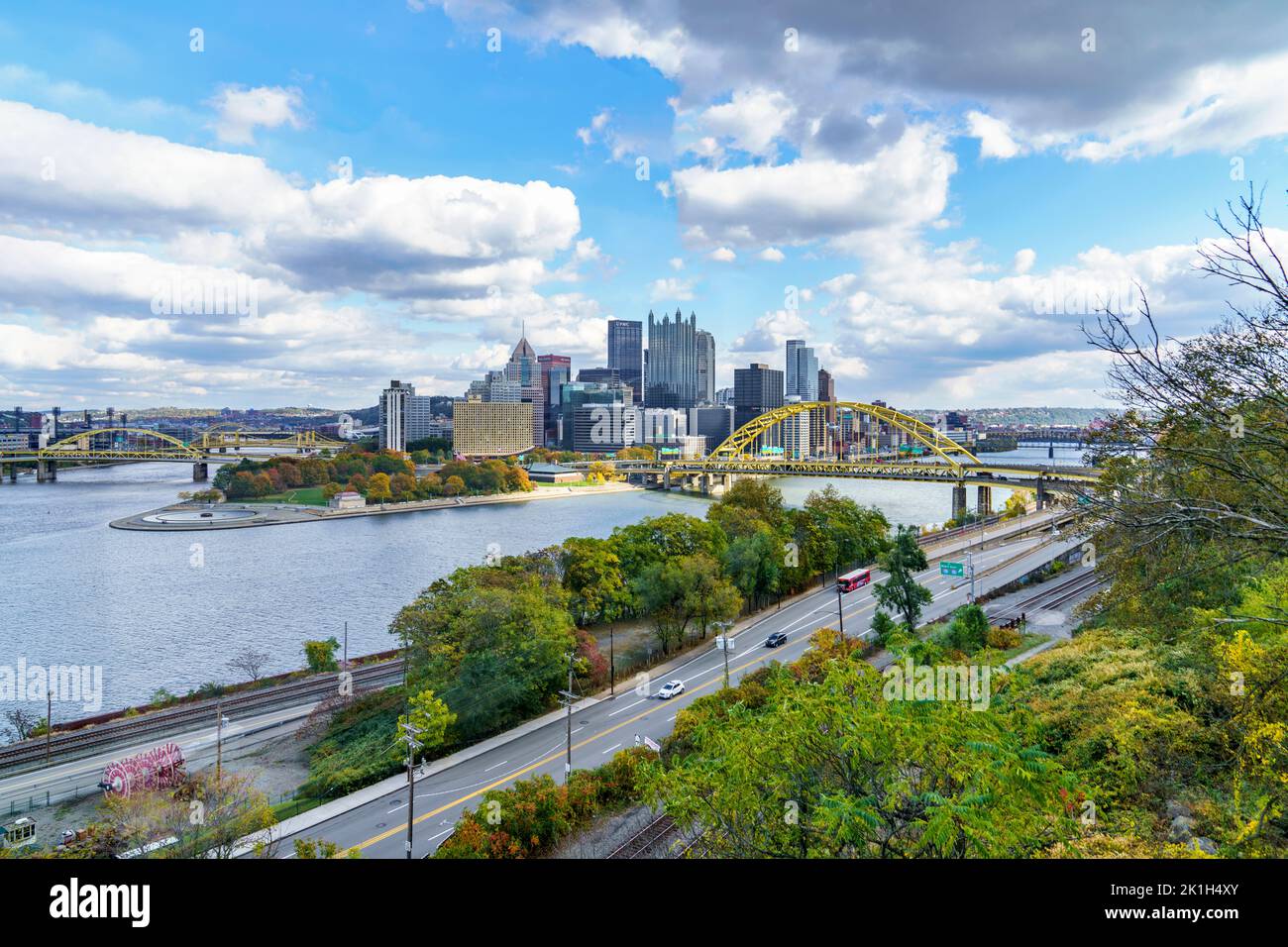 Famous view of the Pittsburgh “Golden Triangle” from the observation ...
