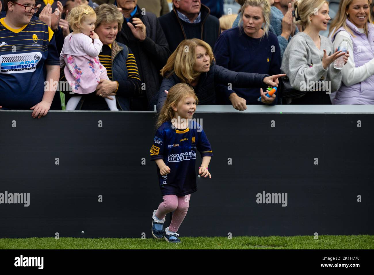 Worcester warriors fans hi-res stock photography and images - Alamy