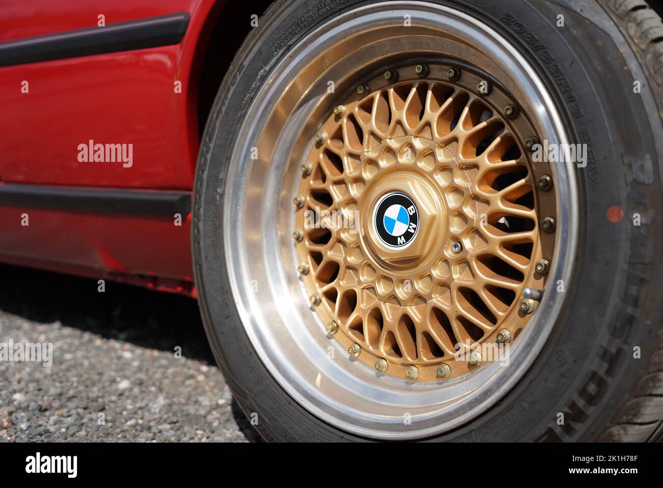 Bmw E30 325i With Black Spoke Wheels