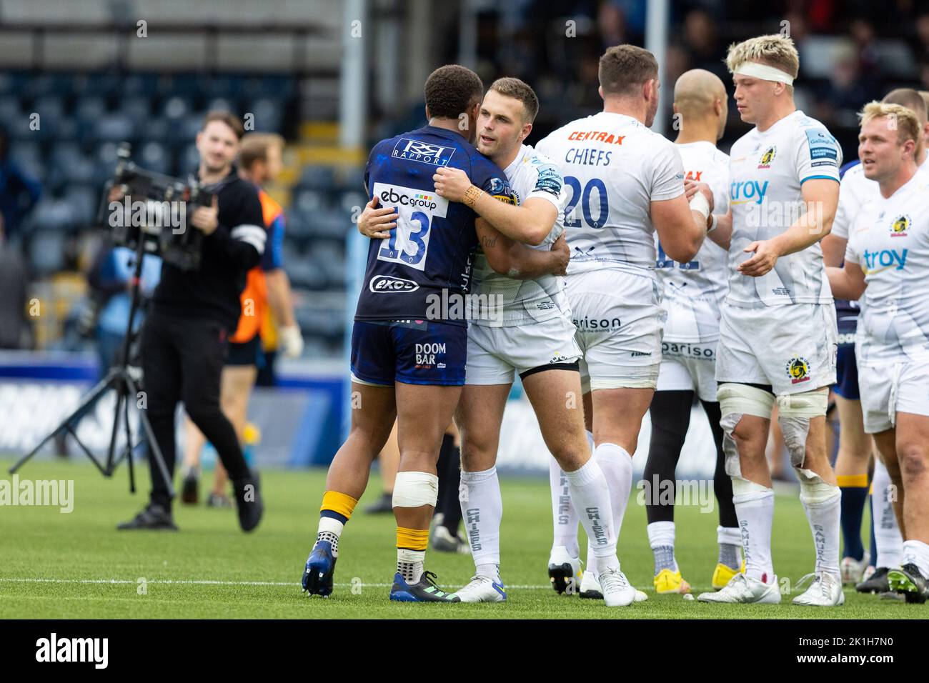 Ollie lawrence of worcester warriors hi-res stock photography and ...