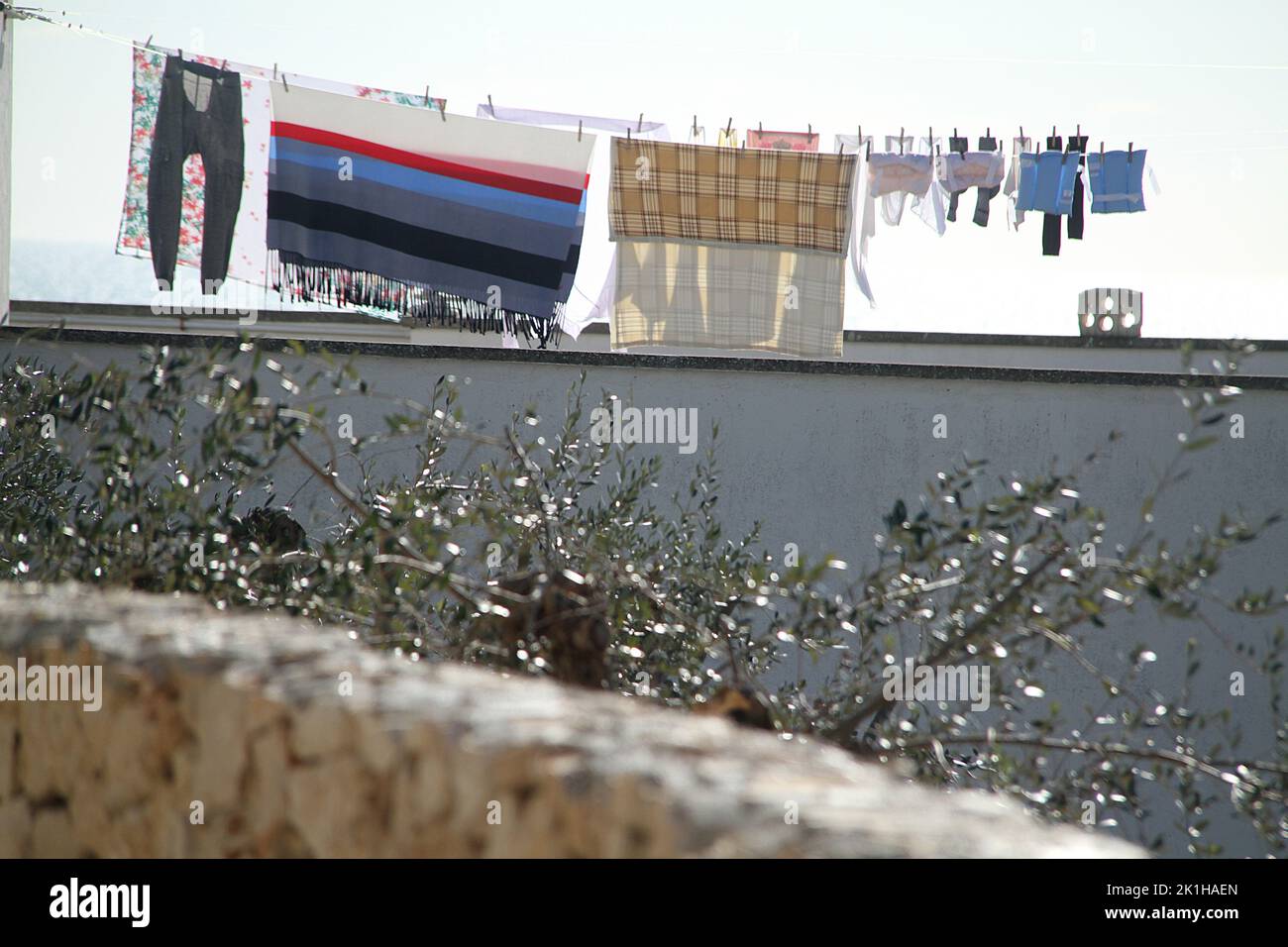 Laundry drying on rooftop clothes line hi-res stock photography and ...