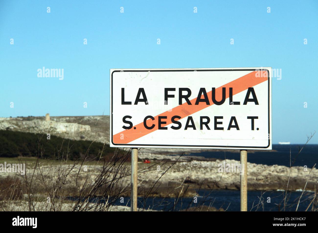 Italian exit sign hi-res stock photography and images - Alamy