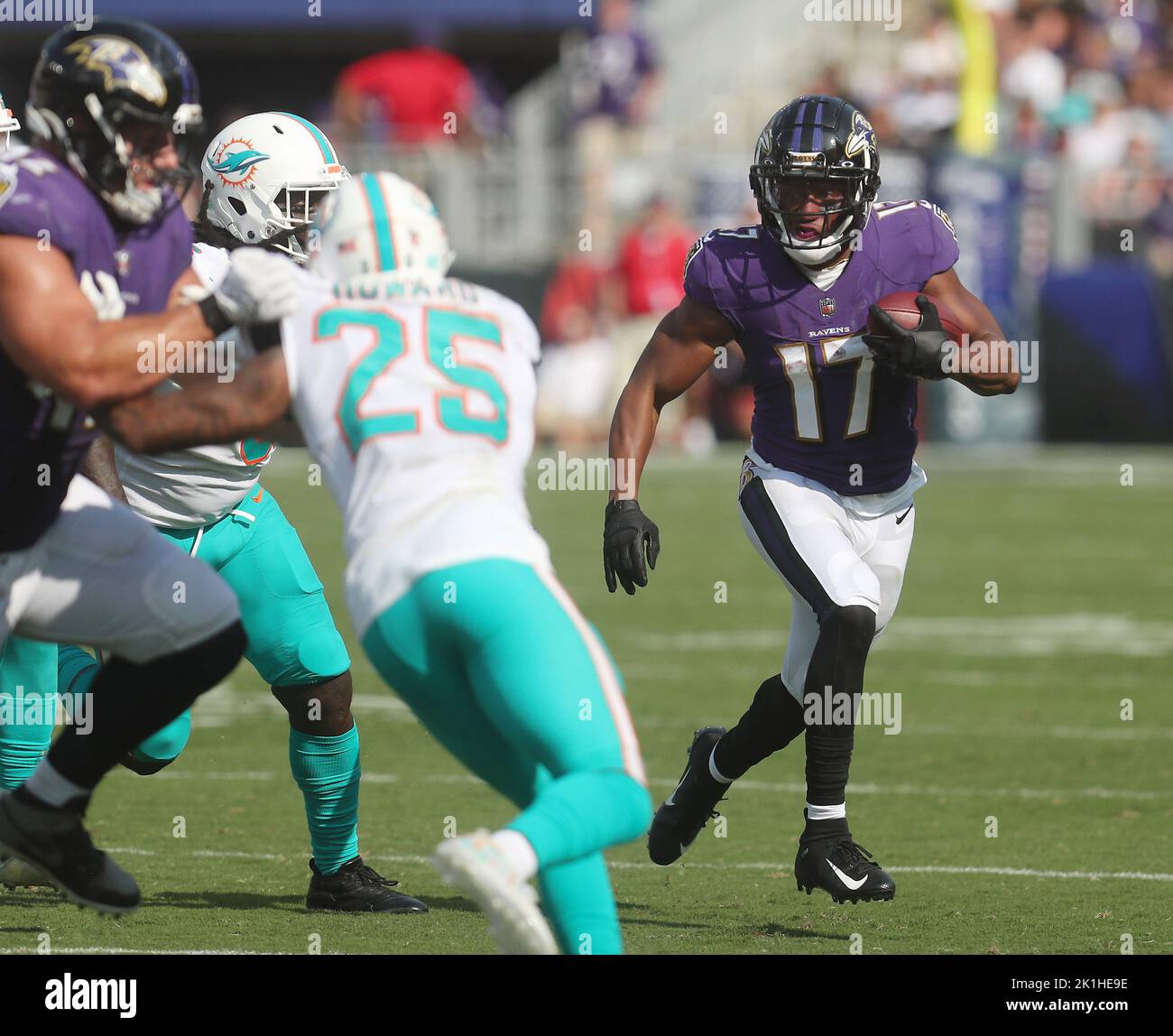 Baltimore, USA. 18th Sep, 2022. Baltimore Ravens RB Kenyan Drake (17 ...