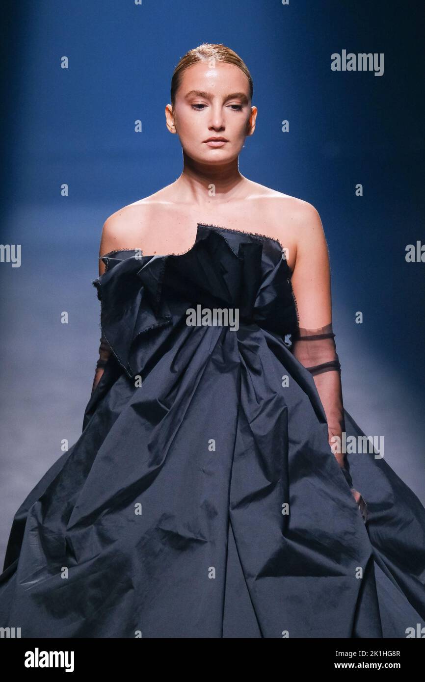 Datuna fashion hi-res stock photography and images - Alamy