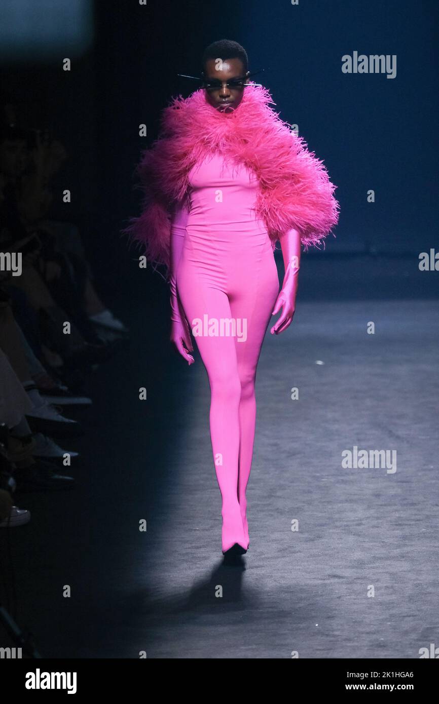 Datuna fashion hi-res stock photography and images - Alamy