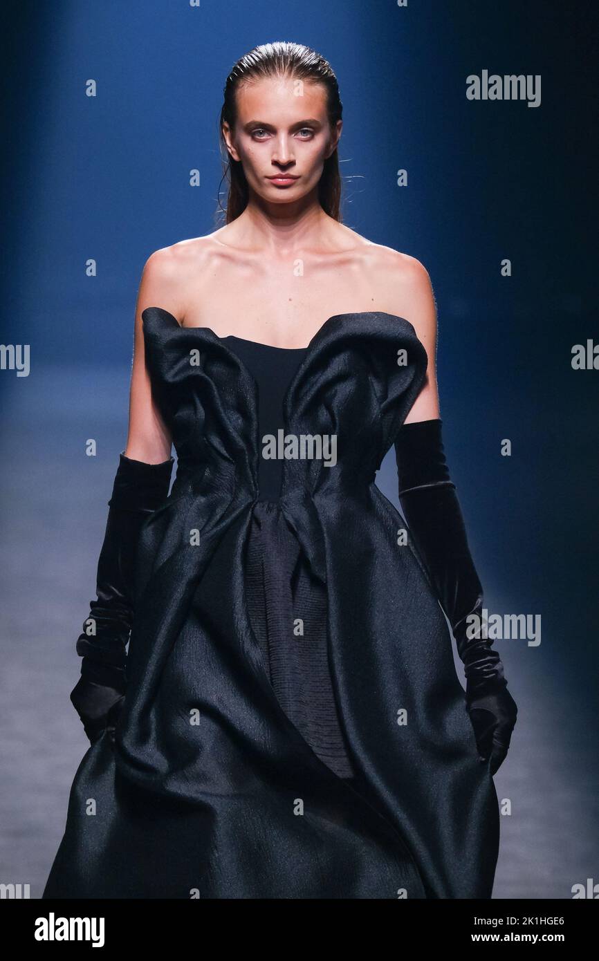 Datuna fashion hi-res stock photography and images - Alamy