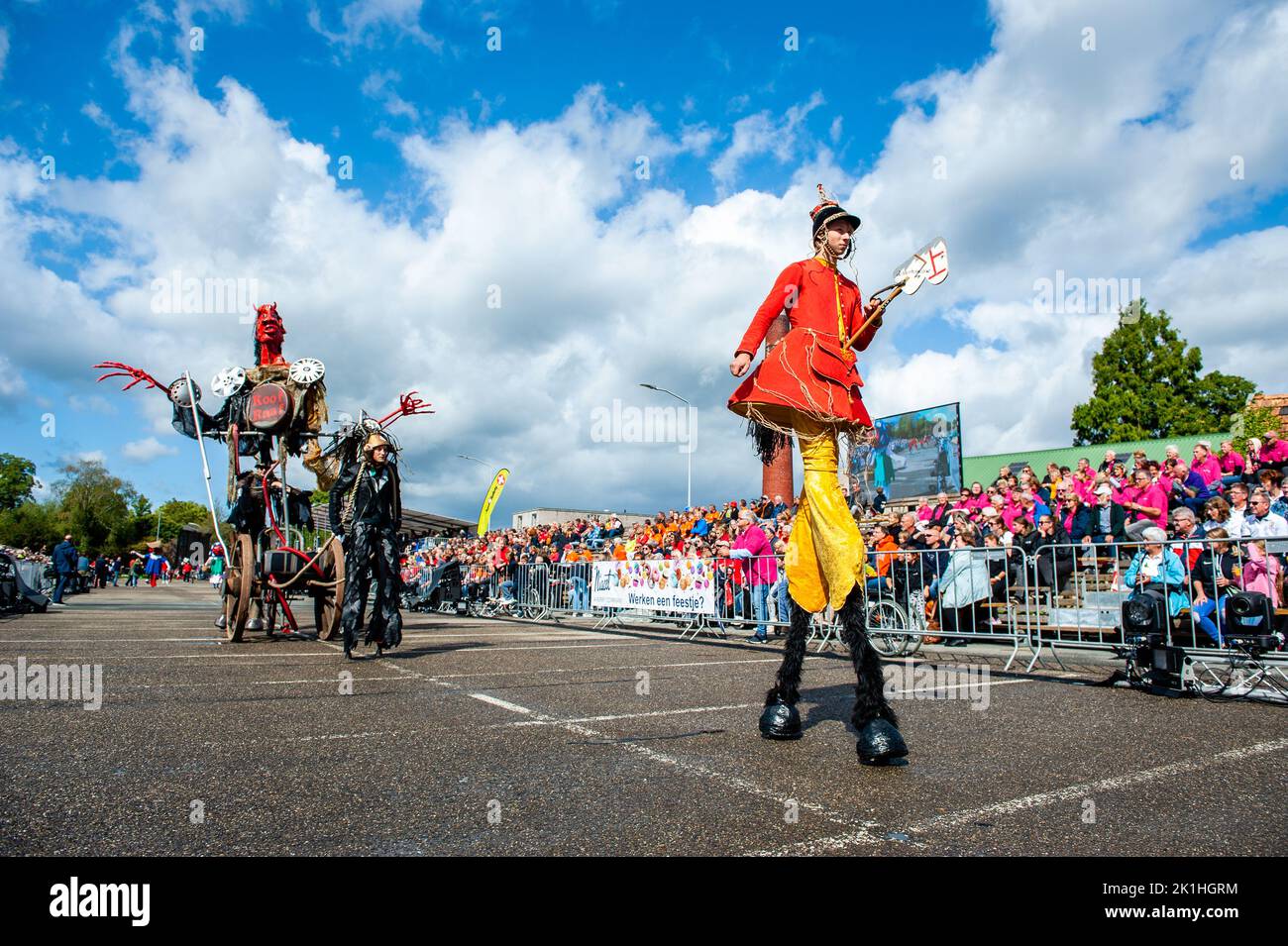 Tiel, Netherlands. 17th Sep, 2022. Artists are seen performing in front ...