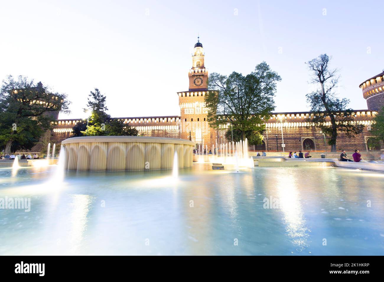 Dark and light bricks in stone arch hi-res stock photography and images ...