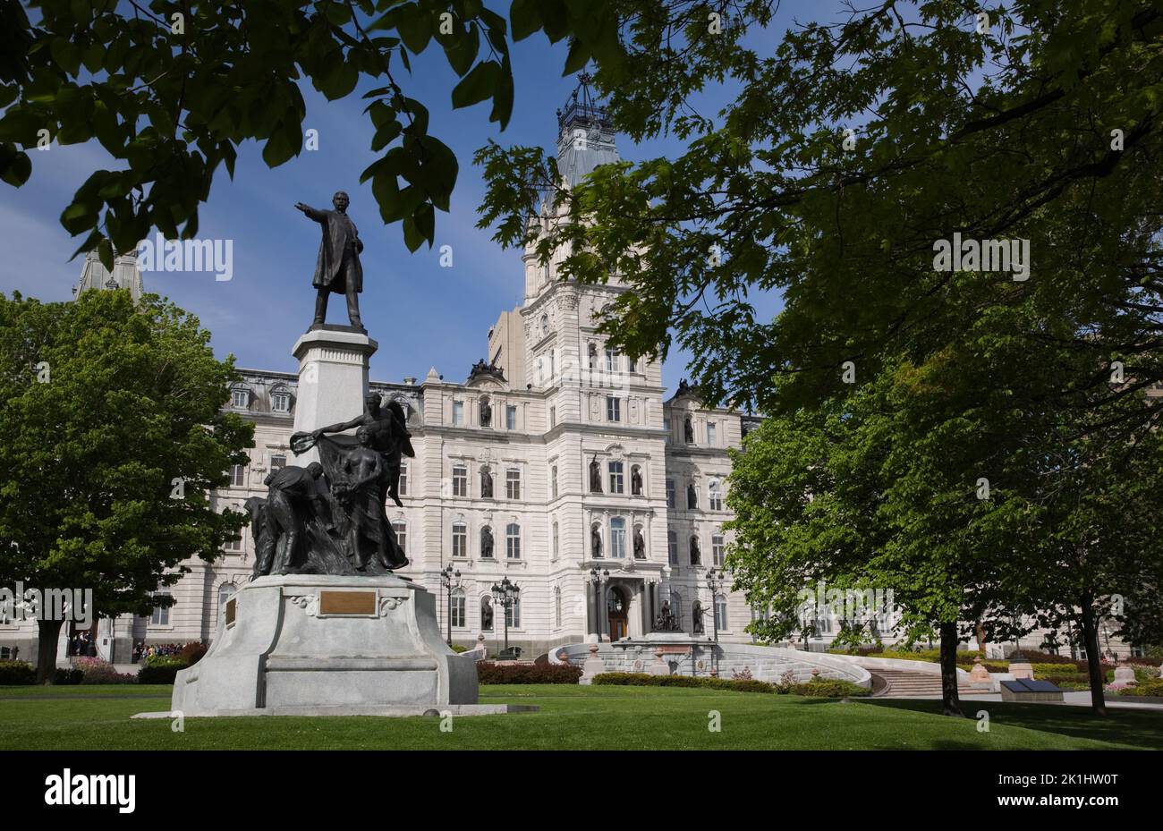 Statue of honore mercier hi-res stock photography and images - Alamy