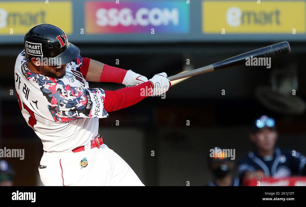 19th Sep, 2022. Baseball: Doosan Bears vs. SSG Landers Juan Lagares of ...