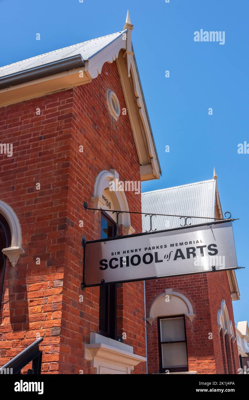 The Tenterfield School of Arts is a heritage-listed former school of ...
