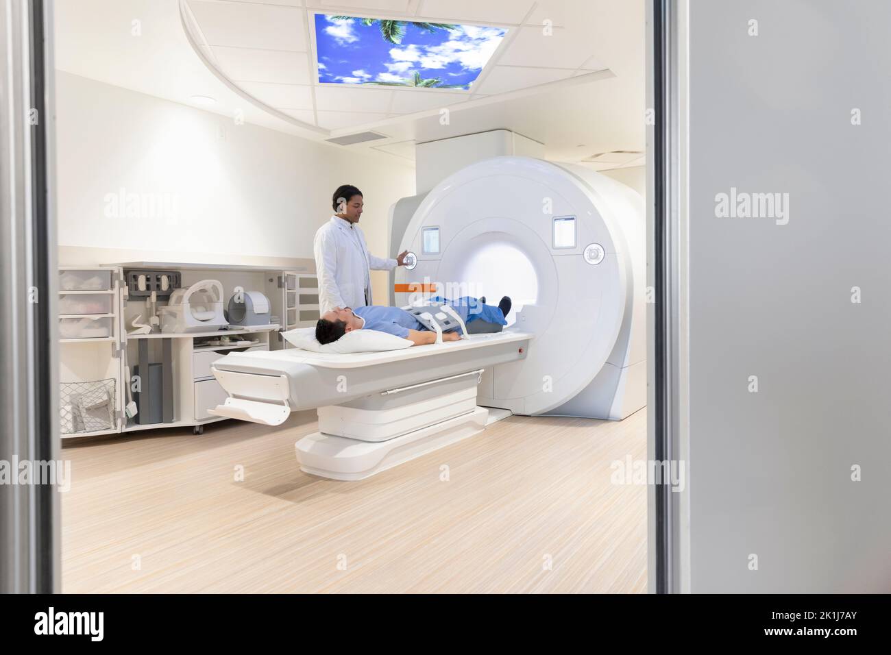 Mri scanning patient asian hi-res stock photography and images - Alamy