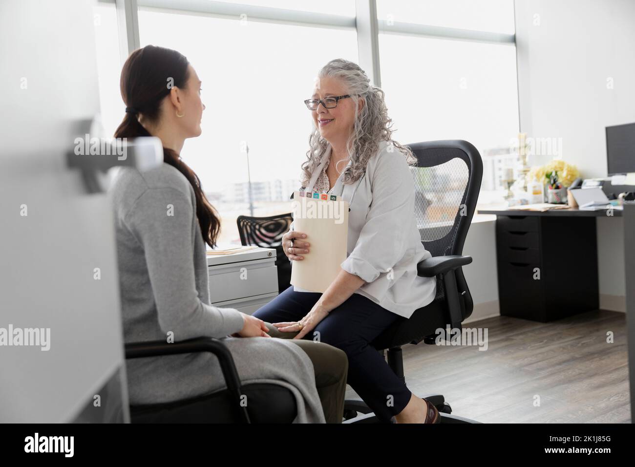 Reassuring hi-res stock photography and images - Alamy