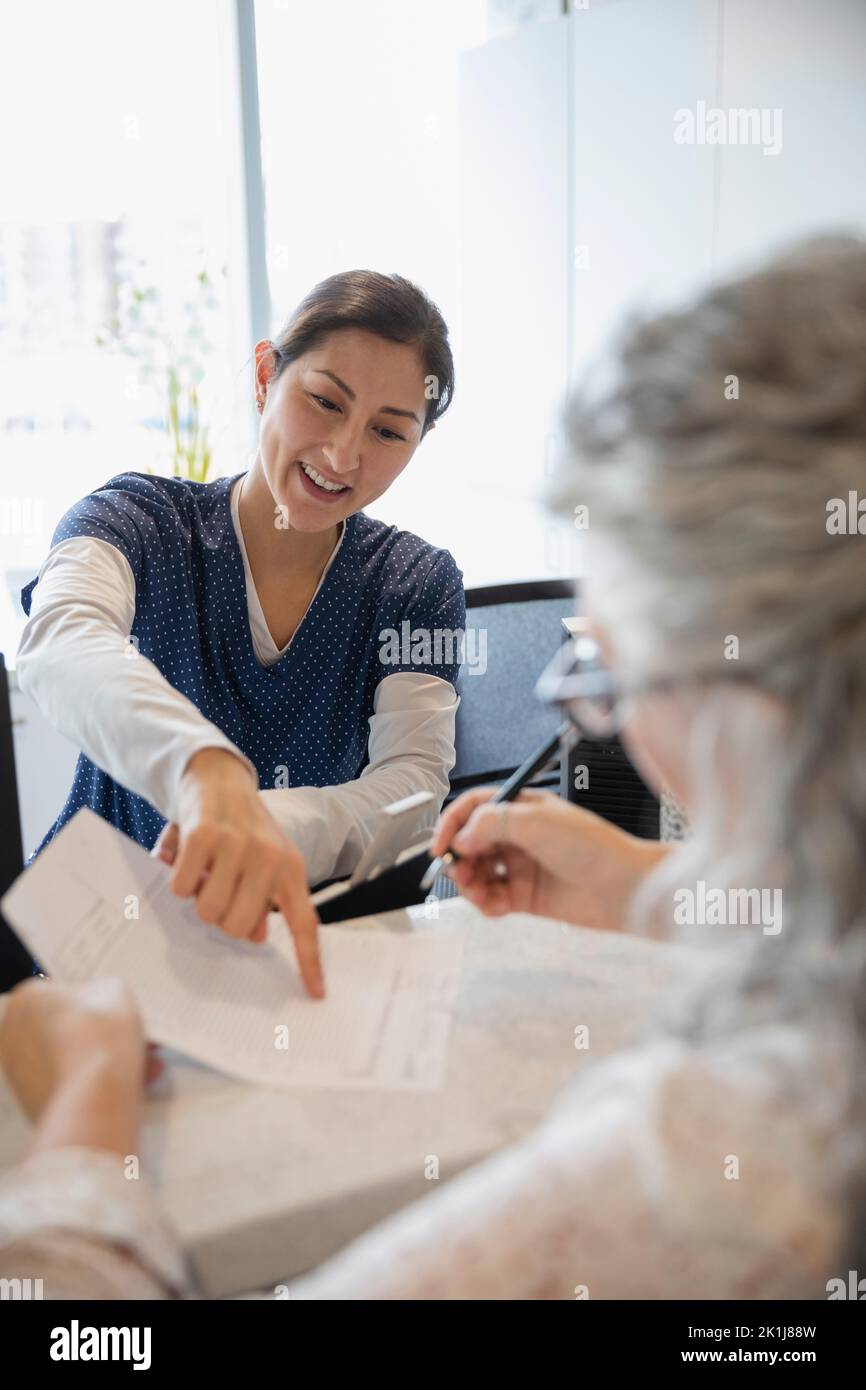 Signature documents hi-res stock photography and images - Alamy