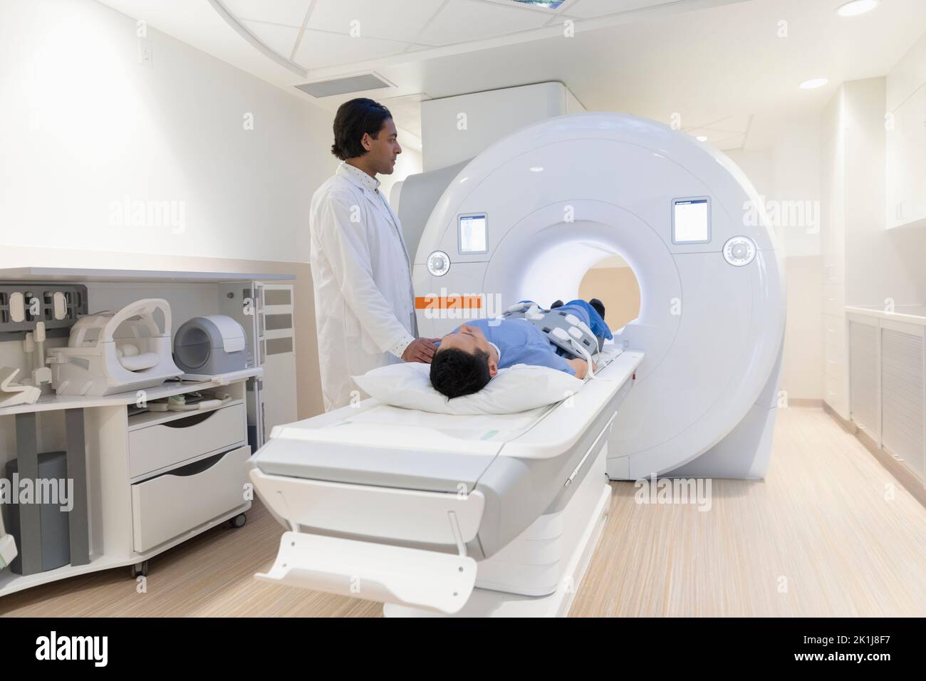 Mri scanning patient asian hi-res stock photography and images - Alamy
