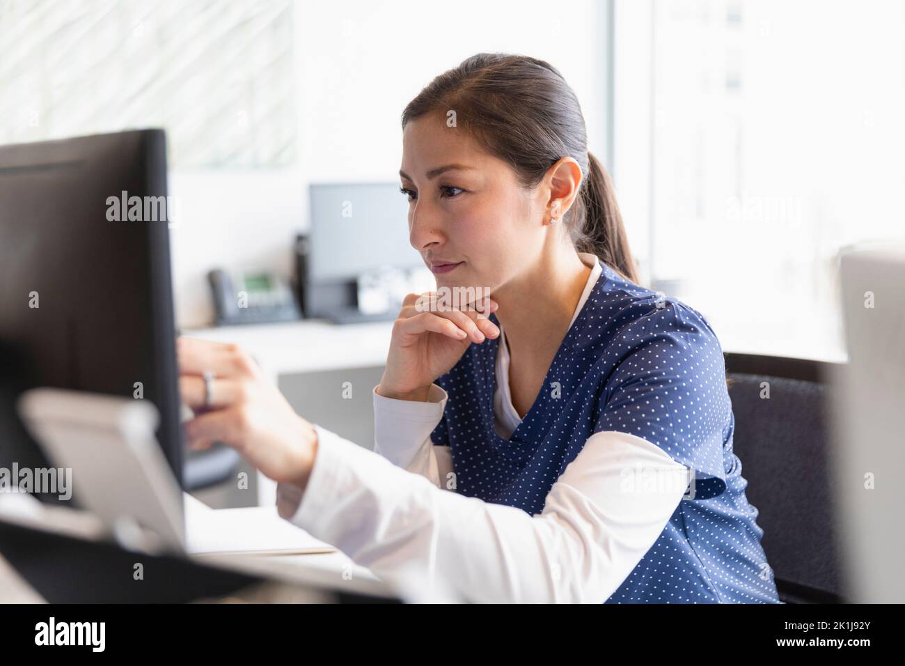 Female consultant hi-res stock photography and images - Alamy