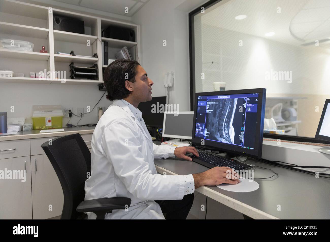 Digital radiology hi-res stock photography and images - Alamy