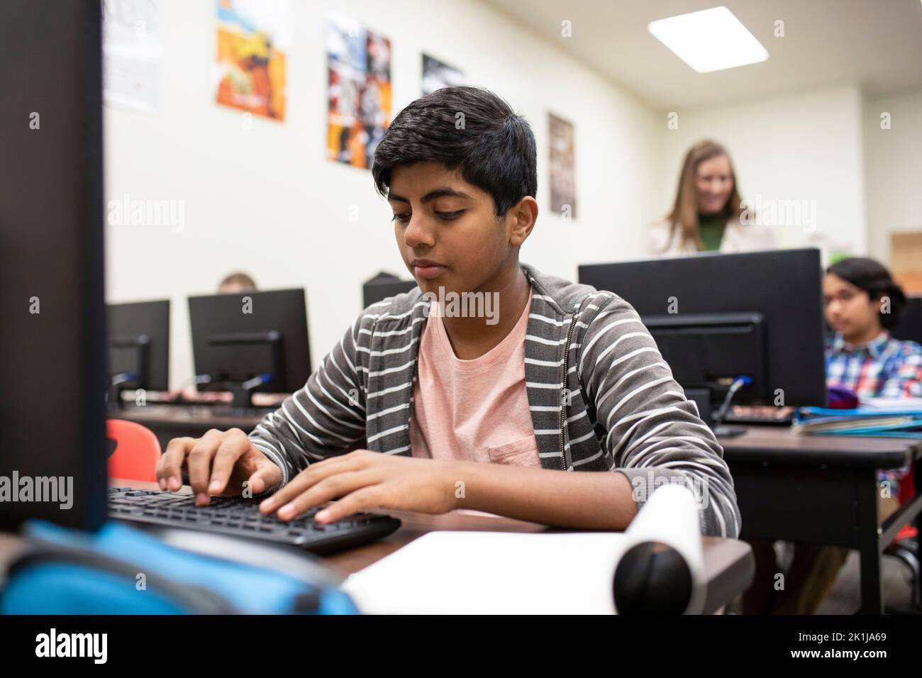 Boy and lab hi-res stock photography and images - Alamy
