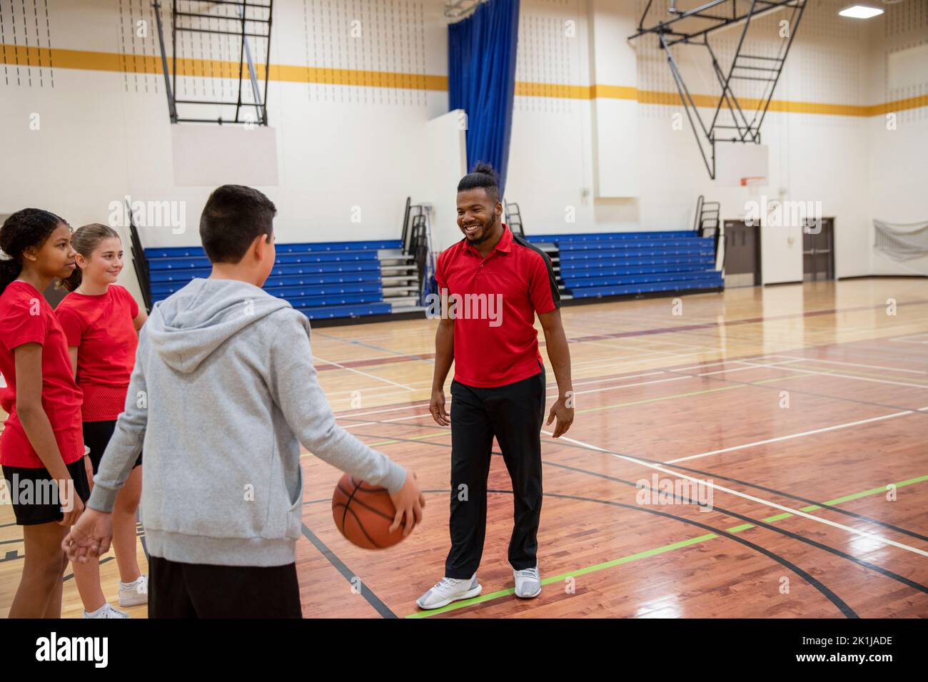 Junior high school basketball black hi-res stock photography and images ...