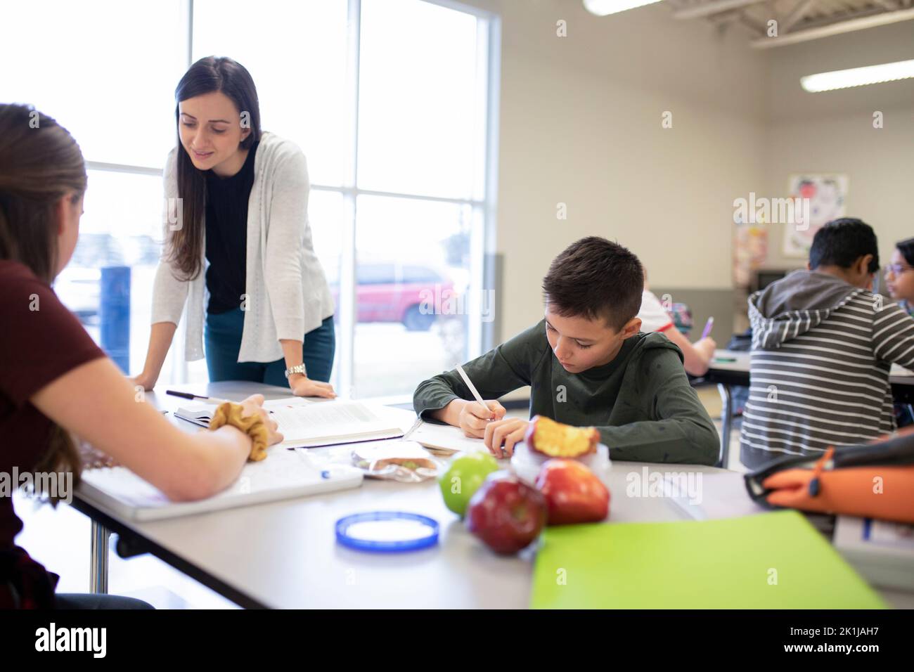 Junior high school students teacher hi-res stock photography and images ...