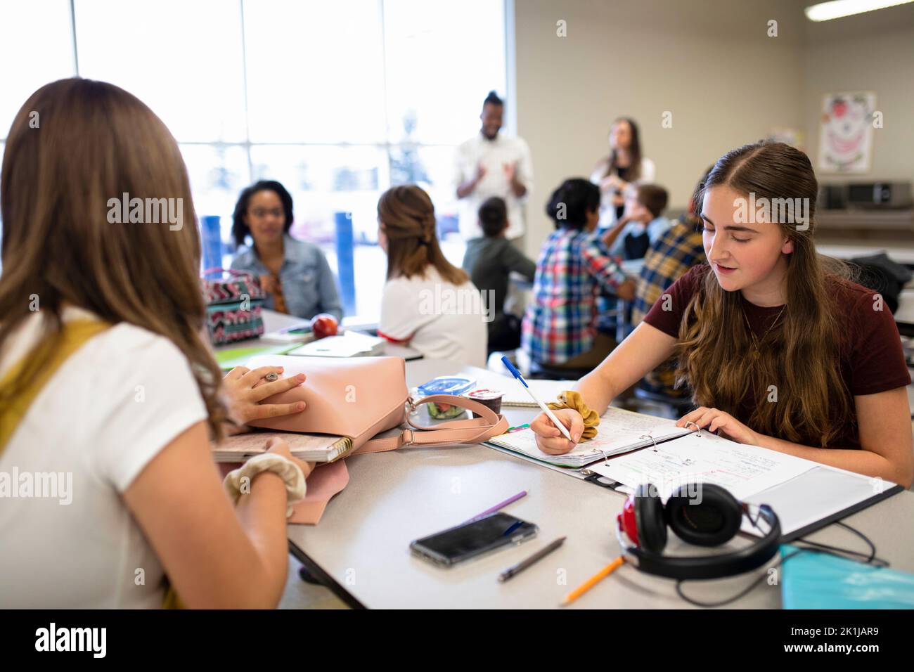 Junior high students classroom hi-res stock photography and images - Alamy