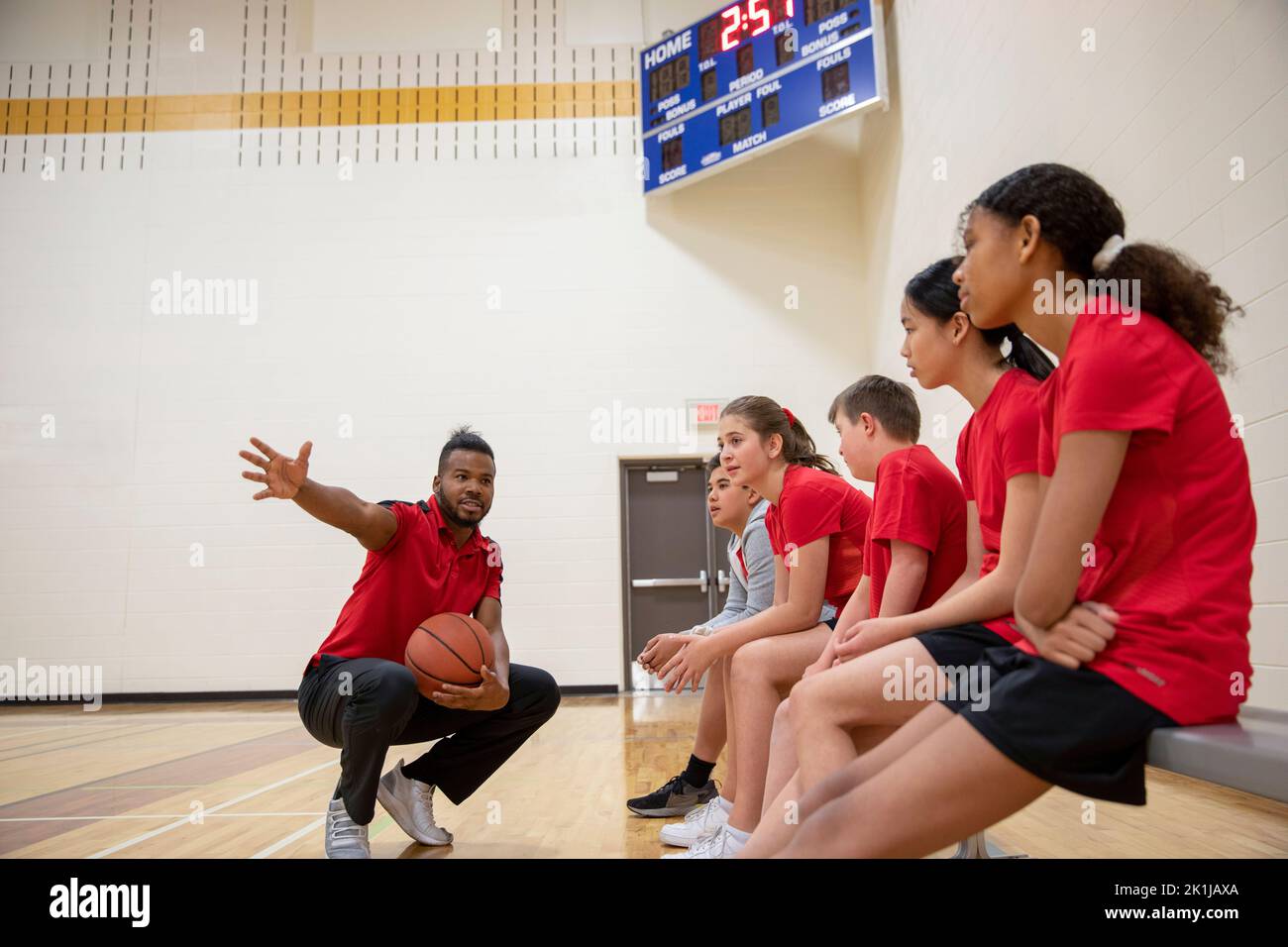 High school boys girls gym class hi-res stock photography and images ...