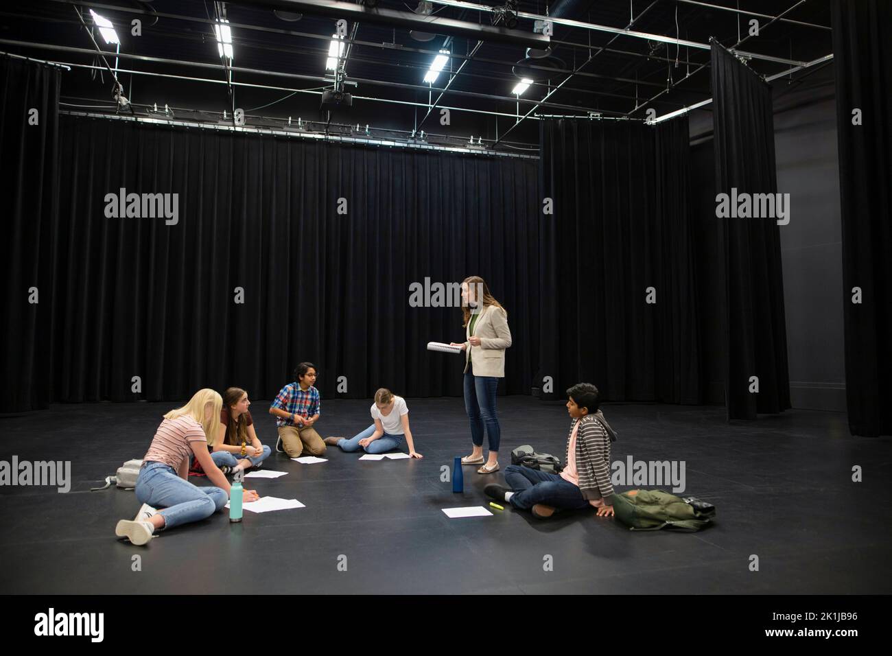 Drama teacher class hi-res stock photography and images - Alamy
