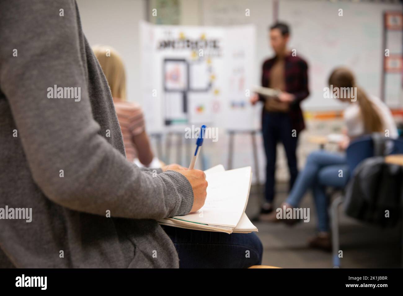 School presentation science hi-res stock photography and images - Alamy
