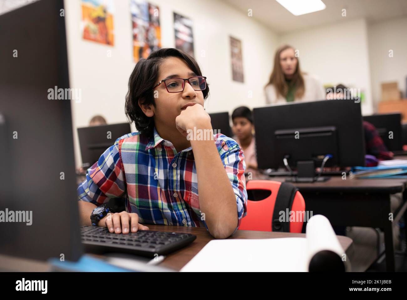 Student thinking classroom hi-res stock photography and images - Alamy