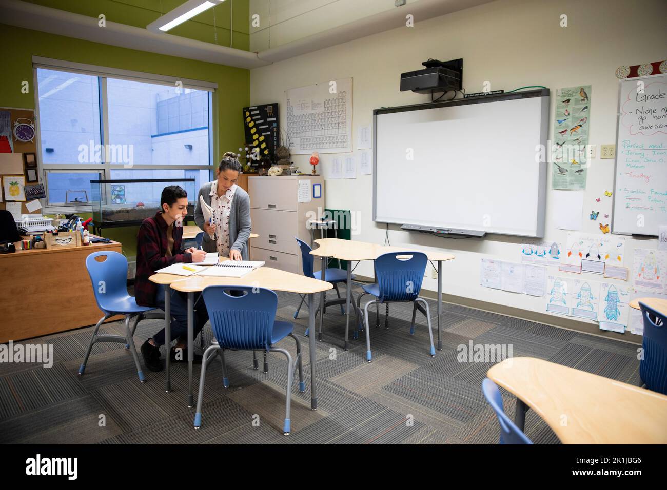 Junior high school class hi-res stock photography and images - Alamy