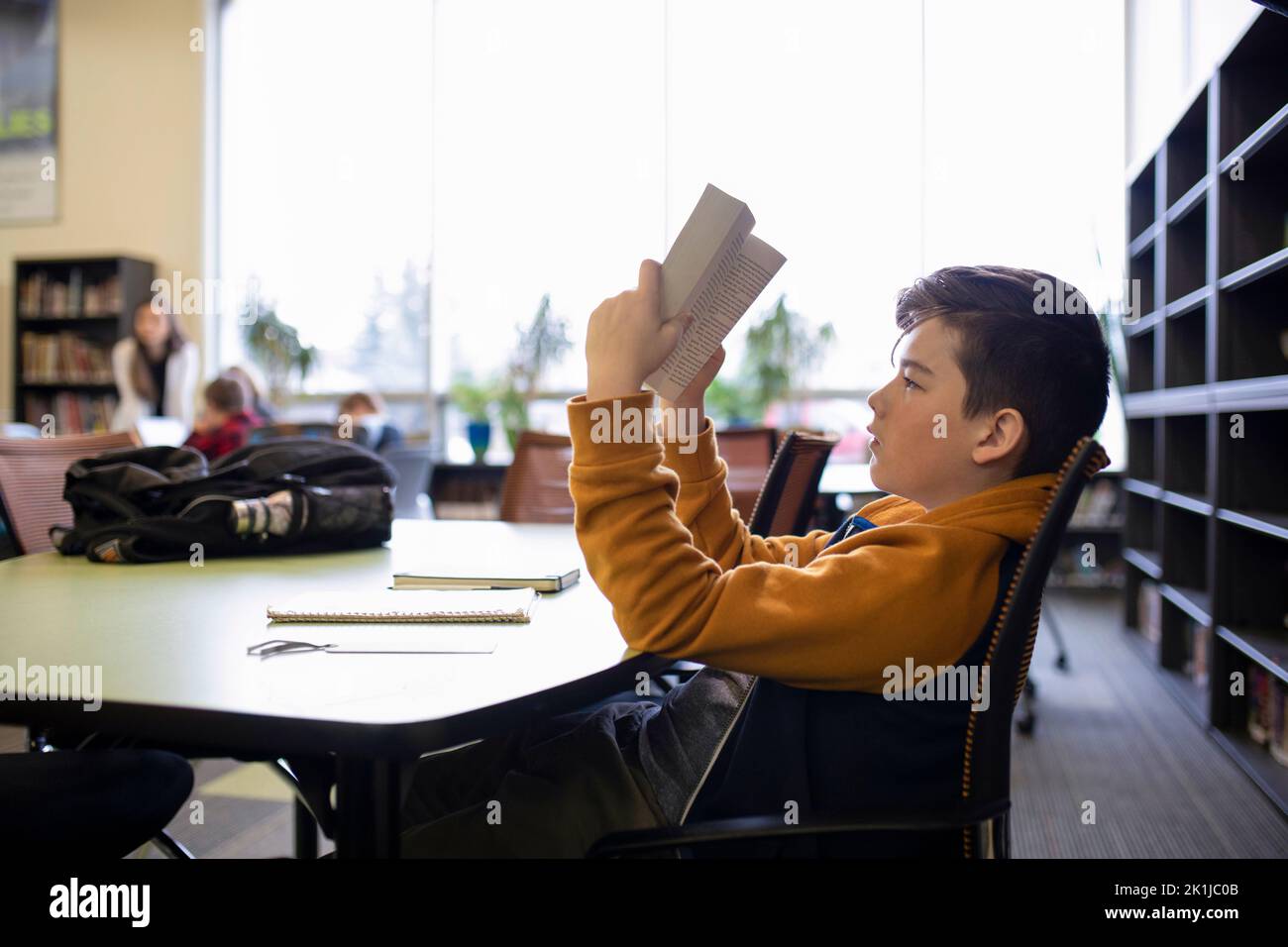 Student classroom reading book hi-res stock photography and images - Alamy