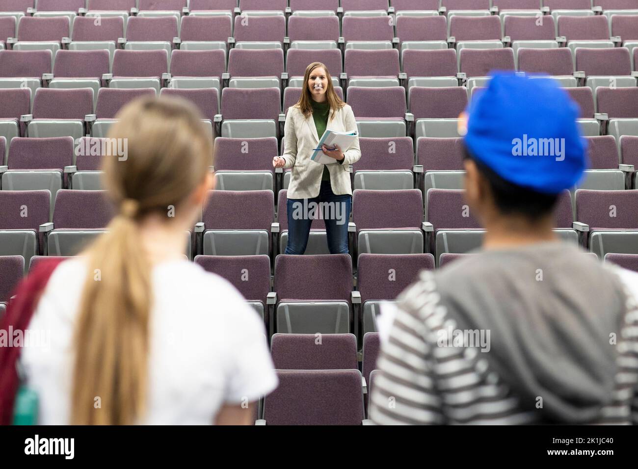 Drama director explaining hi-res stock photography and images - Alamy