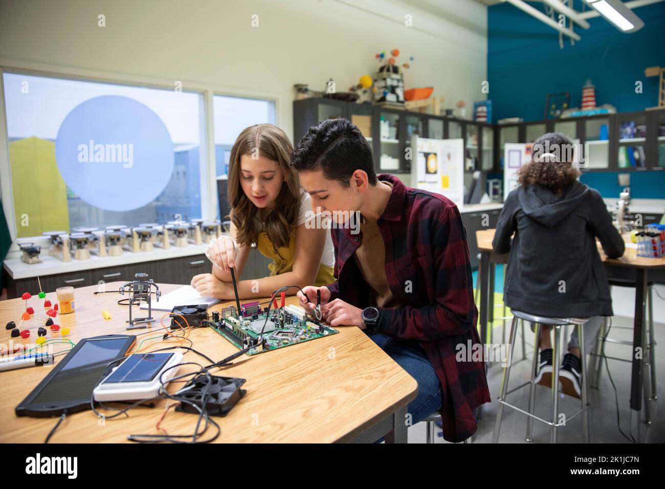 Electrical circuit experiment hi-res stock photography and images - Alamy