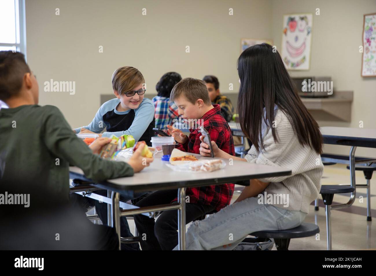 High school students eating lunch hi-res stock photography and images ...