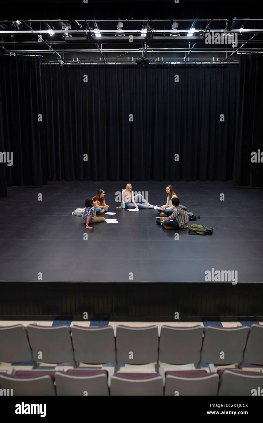 High school auditorium stage hi-res stock photography and images - Alamy