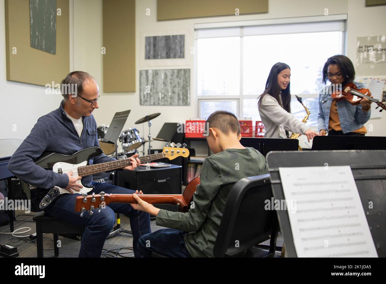 American guitars hi-res stock photography and images - Alamy
