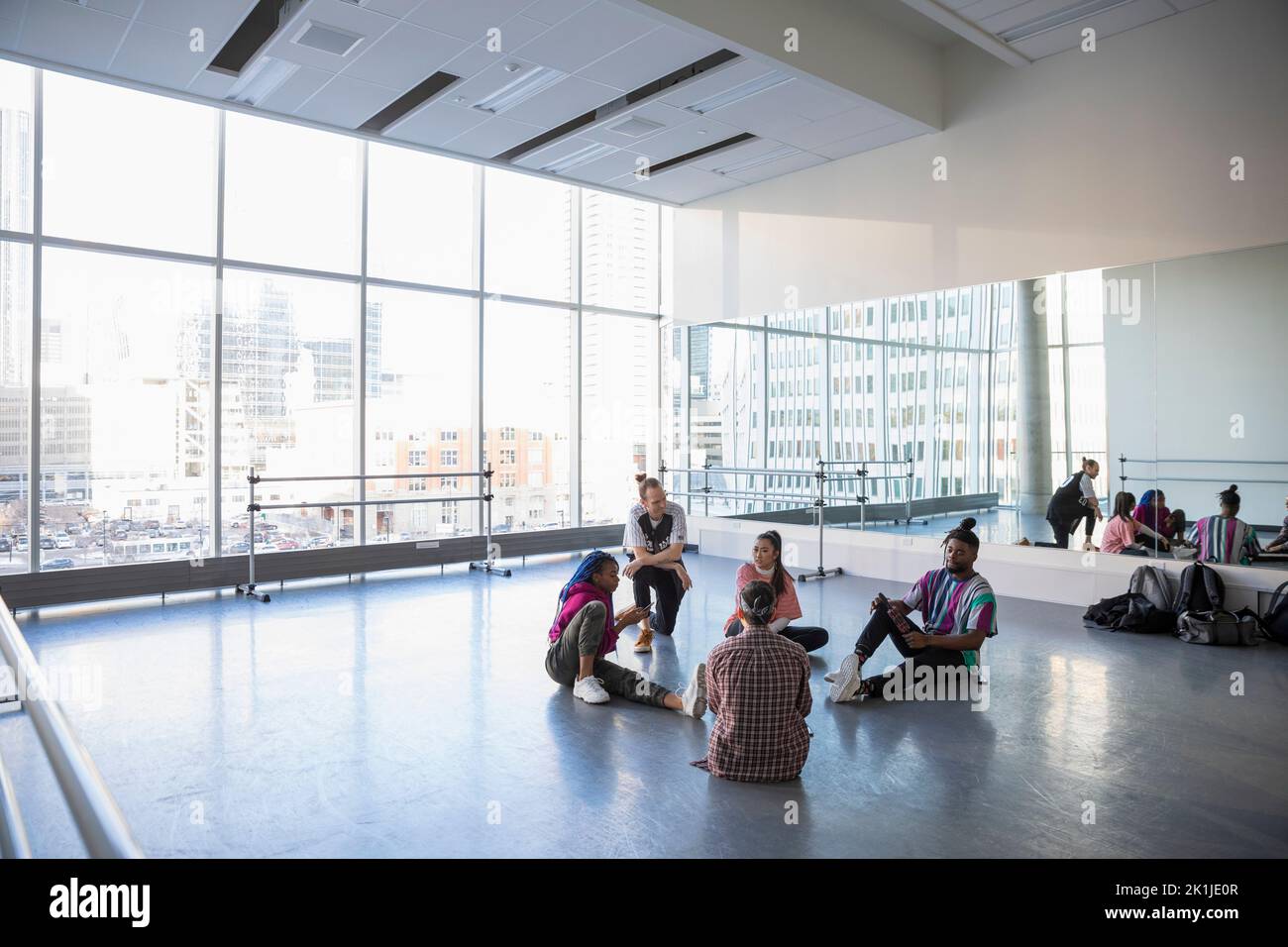 Hop circle hi-res stock photography and images - Alamy