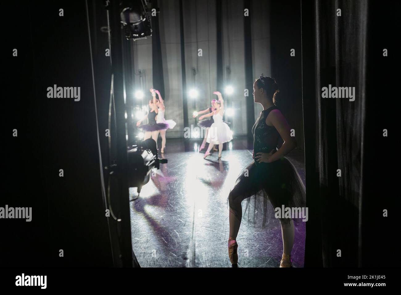 Back view young ballet dancer hi-res stock photography and images - Alamy