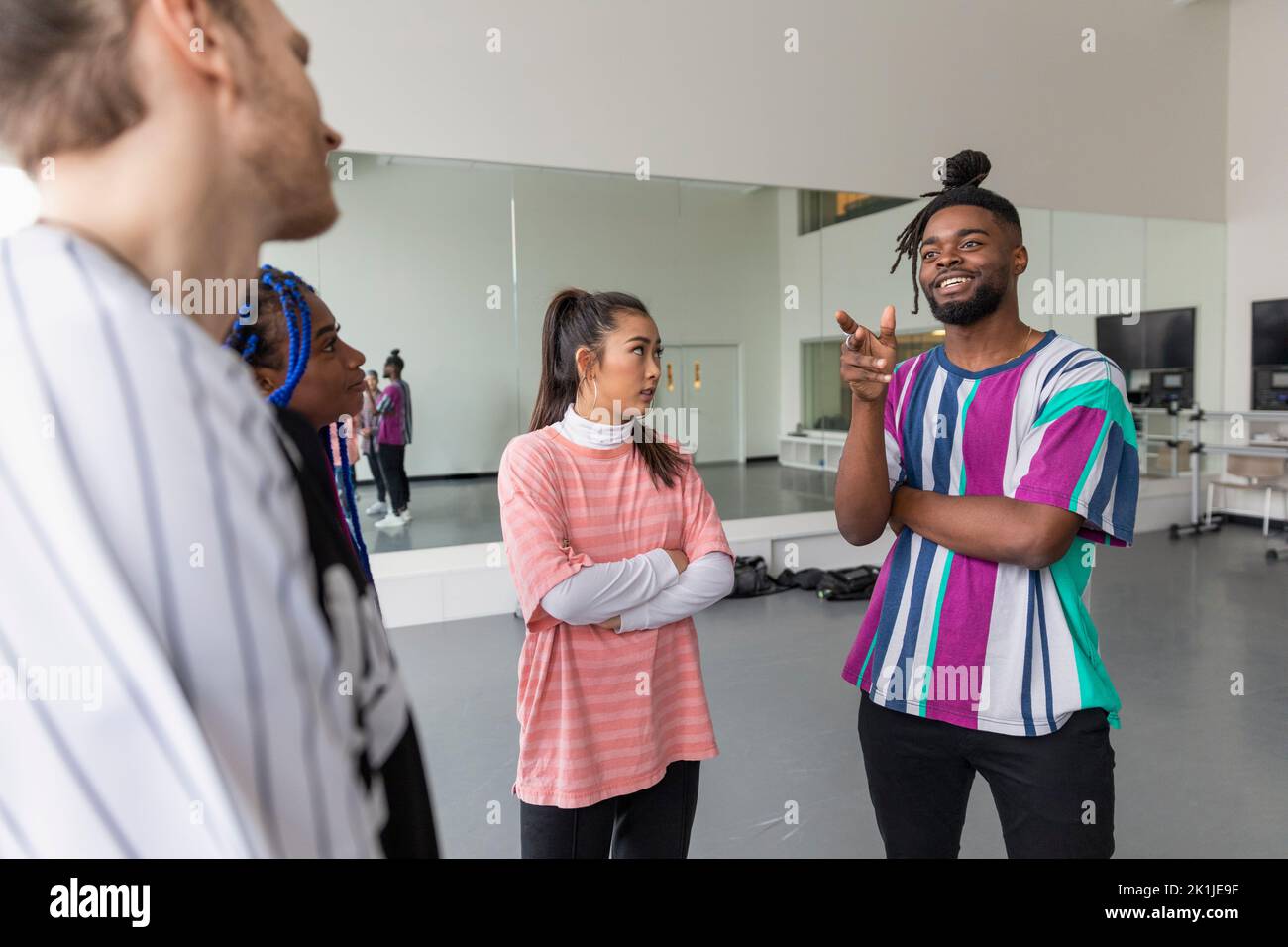 Three young dancers hi-res stock photography and images - Alamy